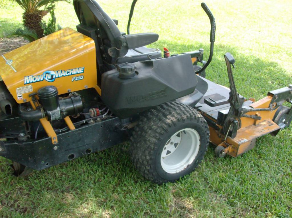 Woods F21D Mow'n Machine Zero Turn Lawn Mower - RonMowers