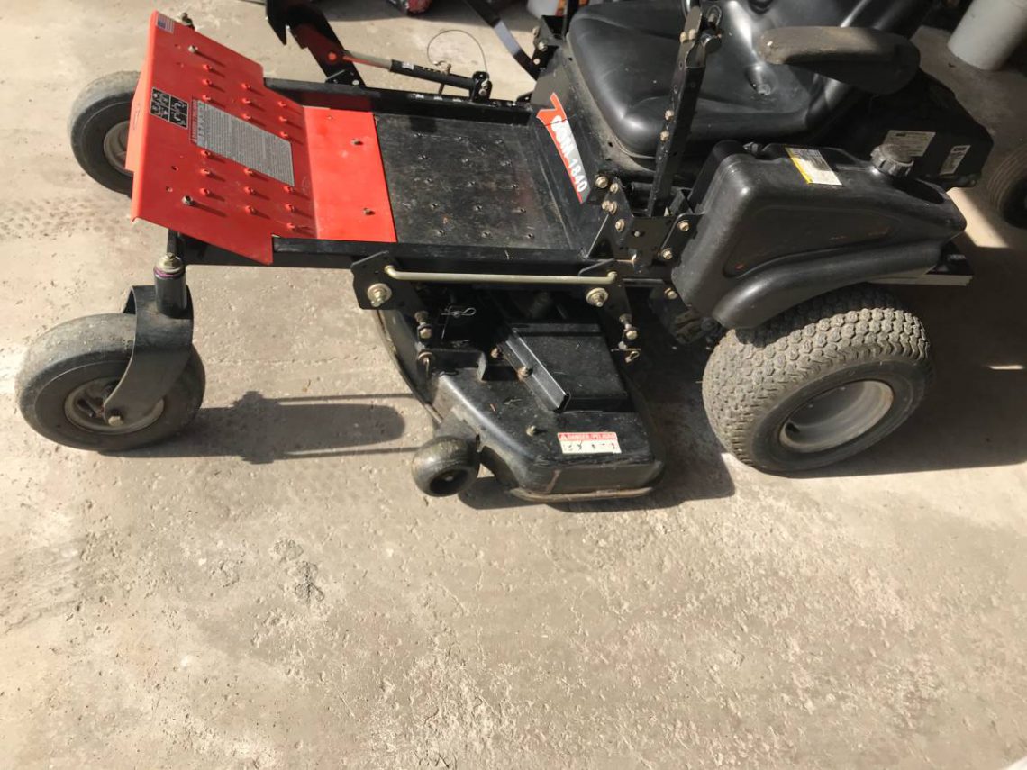 Ariens Zoom 1840 Mower 40 Inch Cut - RonMowers