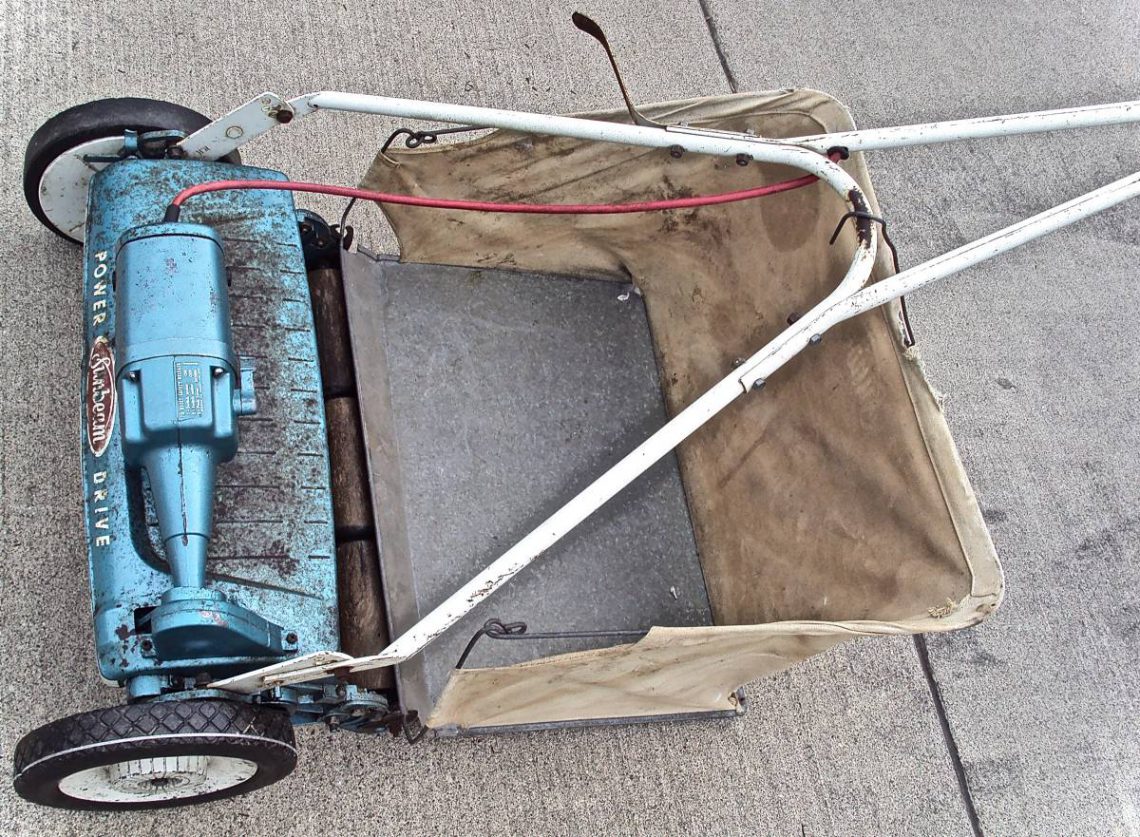 Sunbeam E-700 21" self-propelled reel mower - RonMowers