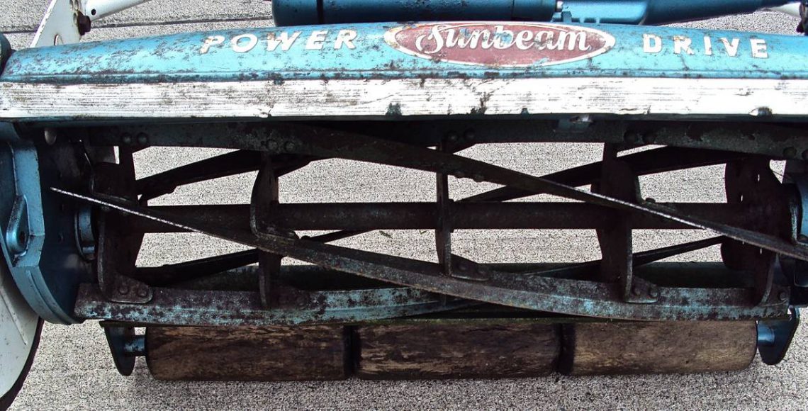 Sunbeam E-700 21" self-propelled reel mower - RonMowers