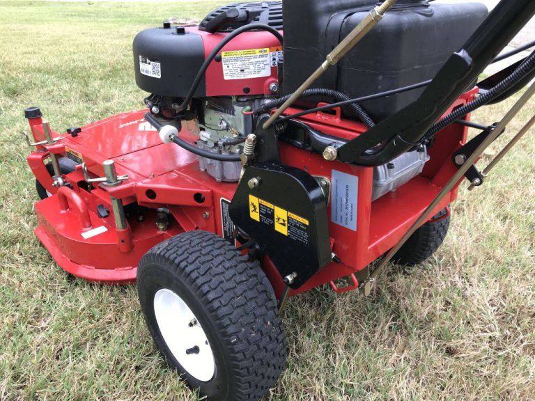 Used 2019 Worldlawn 28 Inch Walk Behind Lawn Mower - RonMowers
