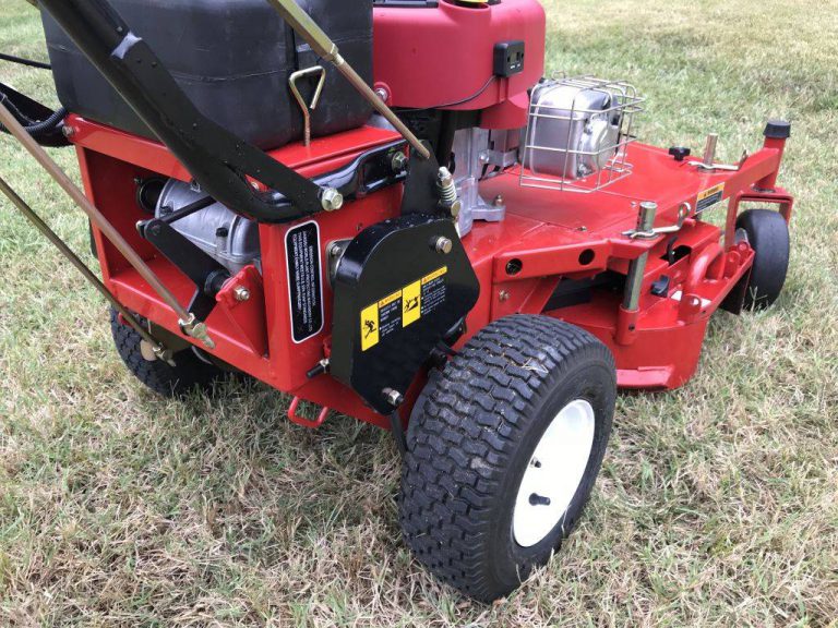 Used 2019 Worldlawn 28 Inch Walk Behind Lawn Mower - RonMowers