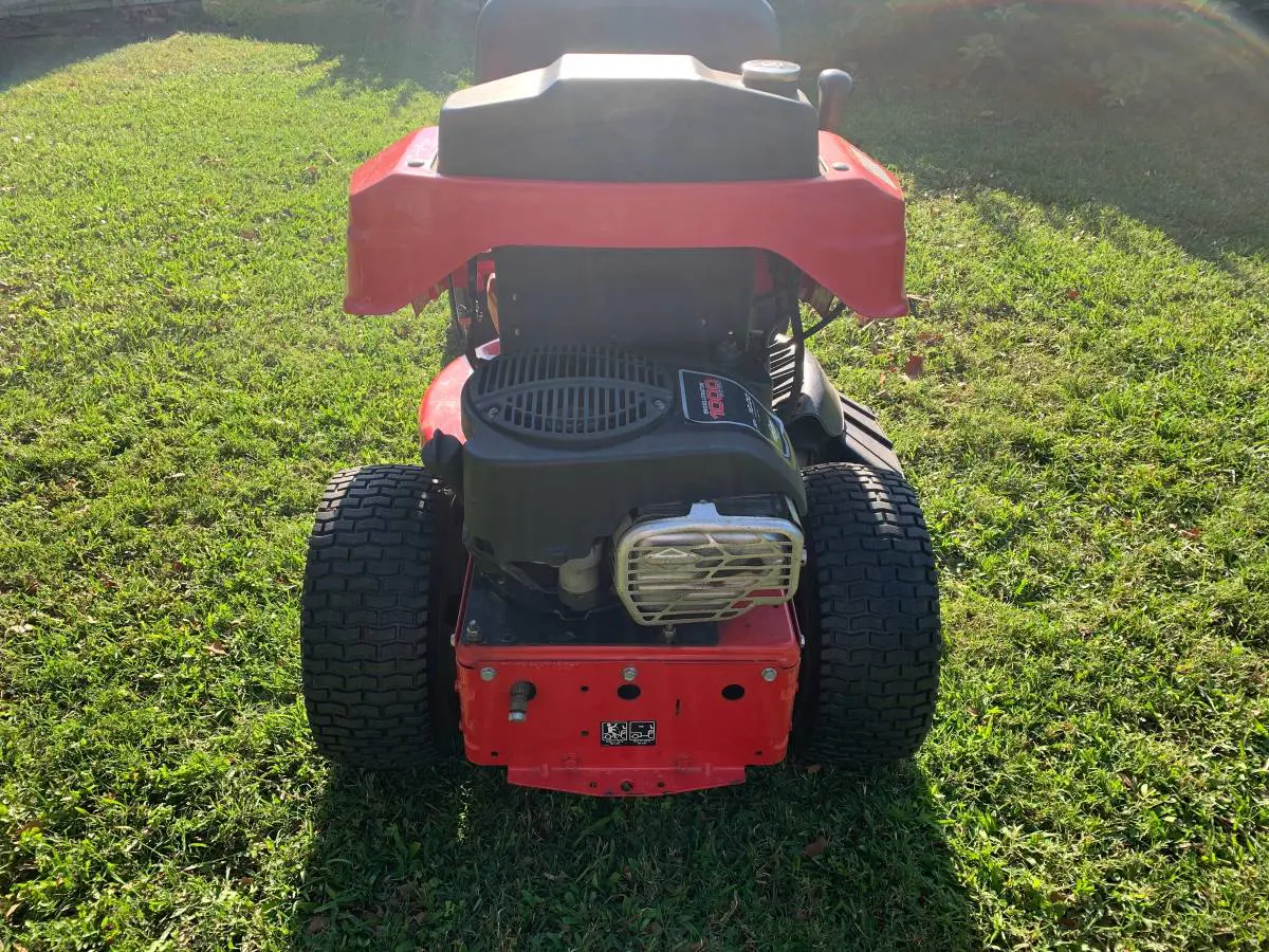 2016 Snapper Rear Engine 28 inch Riding Lawn Mower for sale - RonMowers