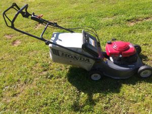 Preowned Honda HR215 Masters Commercial Grade Hydrostatic Lawn Mower ...