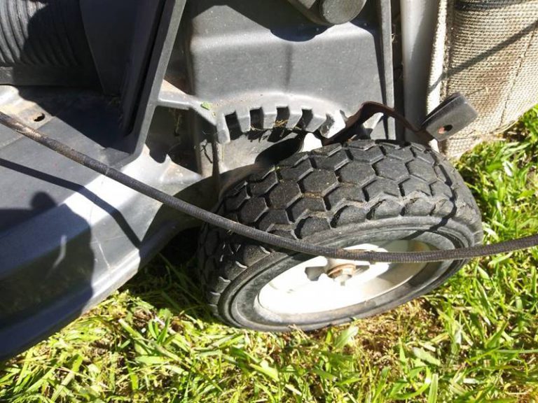 Preowned Honda HR215 Masters Commercial Grade Hydrostatic Lawn Mower ...