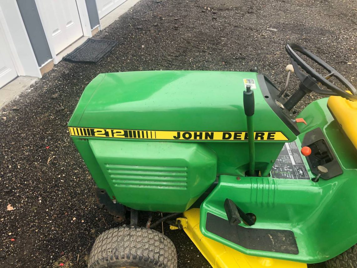 John Deere 212 Tractor Riding Mower with Mower Deck - RonMowers