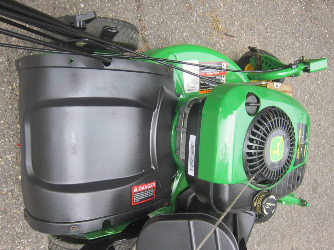 John Deere JS40 360 turn RWD 8.75 hp - RonMowers