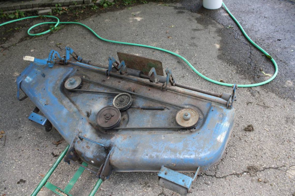 Ford 48" mower 165 LGT lawn tractor - RonMowers