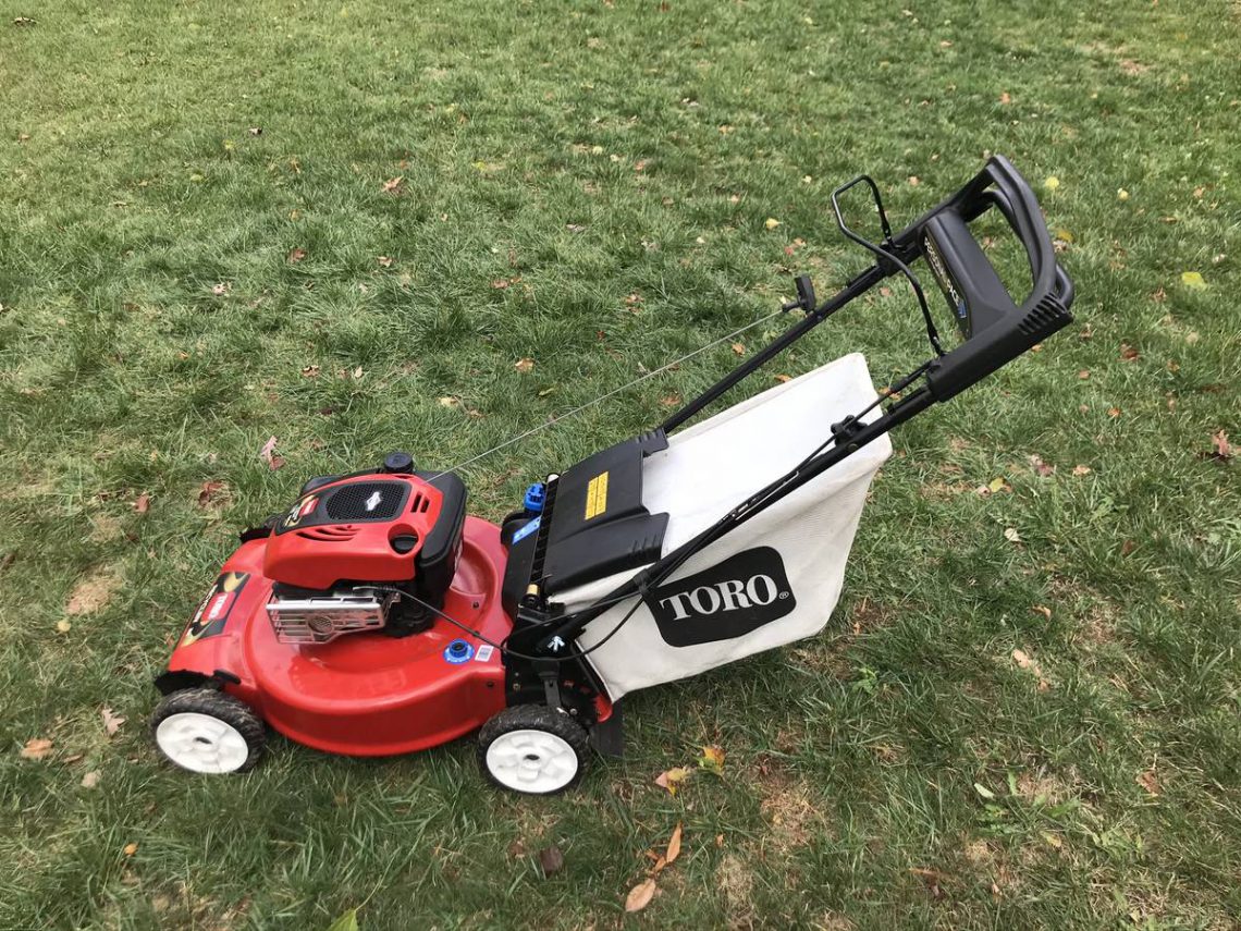 Toro 20332 Recycler self propelled lawn mower for sale - RonMowers