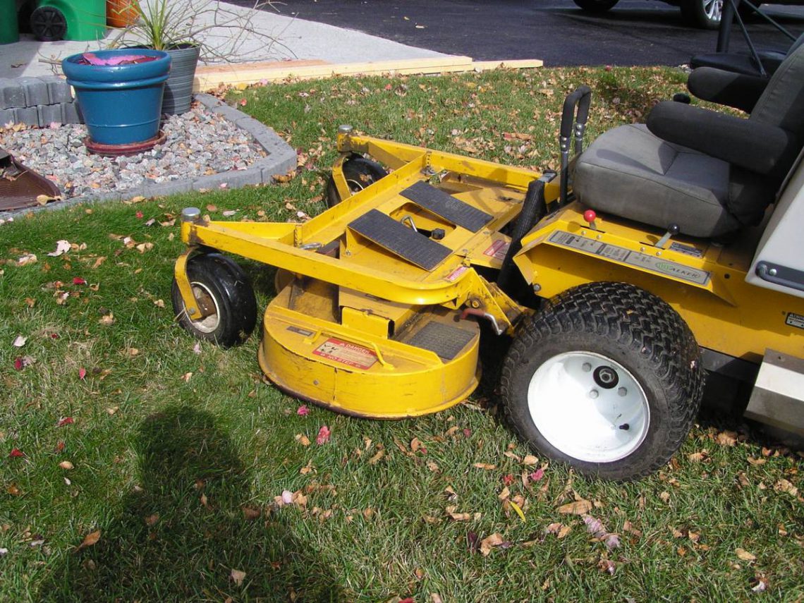 52 inch Walker Commercial Mower MC 18 HP - RonMowers