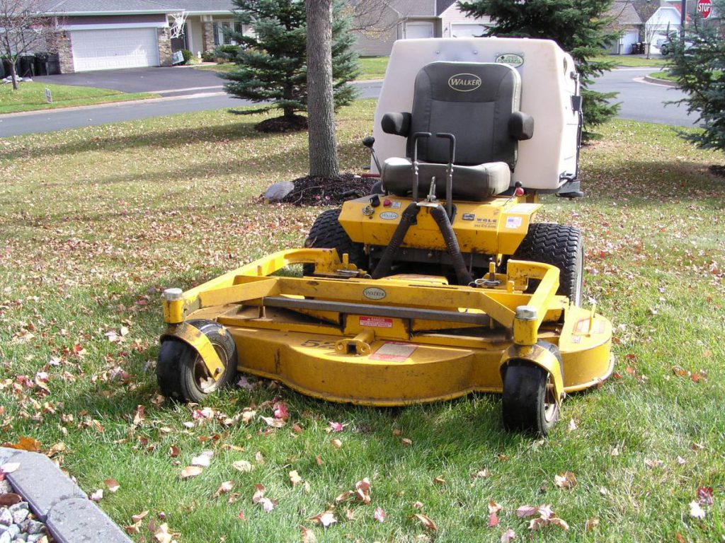 52 inch Walker Commercial Mower MC 18 HP - RonMowers