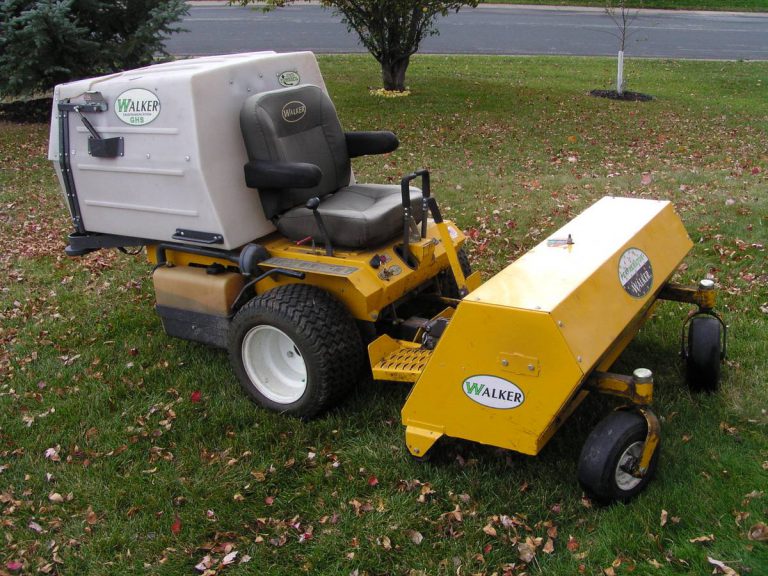 52 inch Walker Commercial Mower MC 18 HP - RonMowers