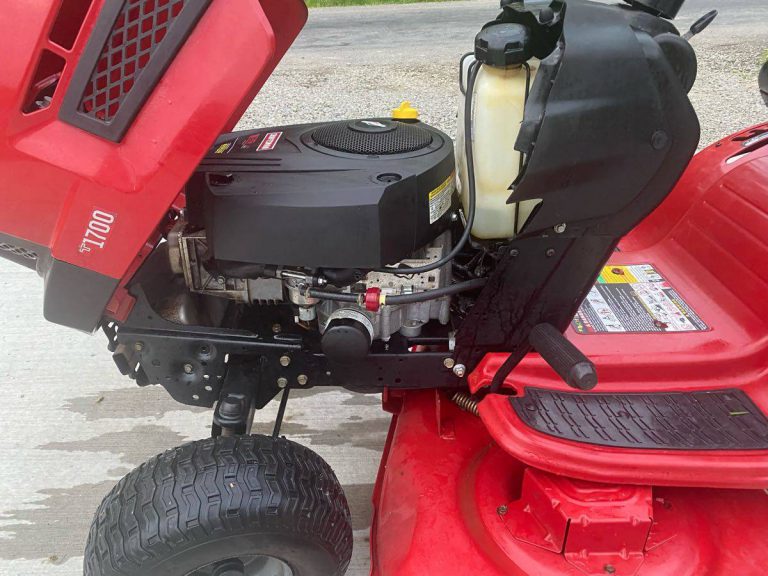 Craftsman T1700 46" Deck Hydrostatic Riding Lawn Mower - RonMowers