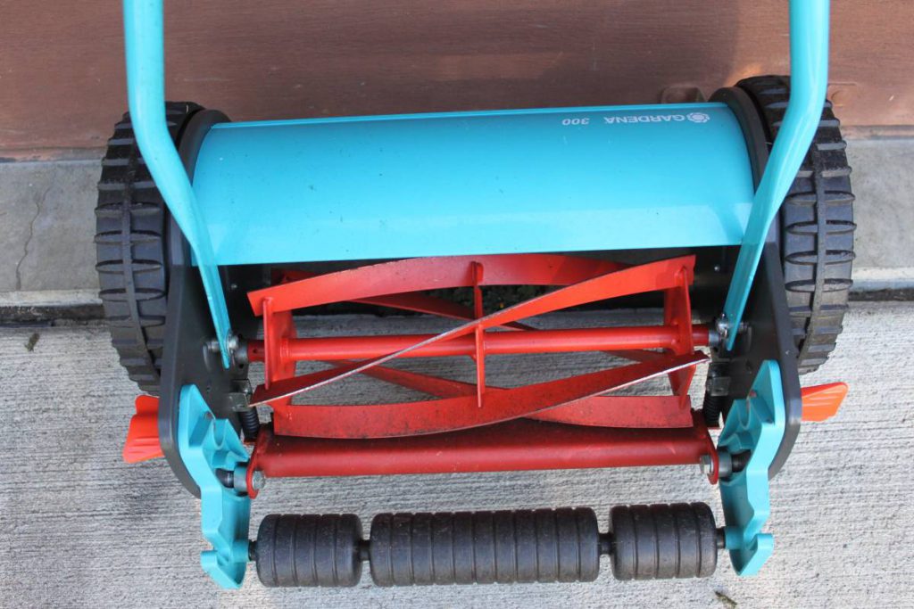 Gardena 300 Quiet Push Cylinder Lawn Mower - RonMowers