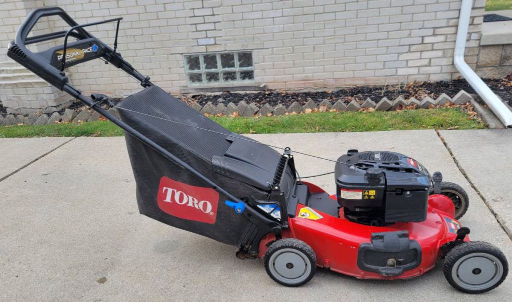 Toro 21" self propelled mulching lawnmower with bag - RonMowers