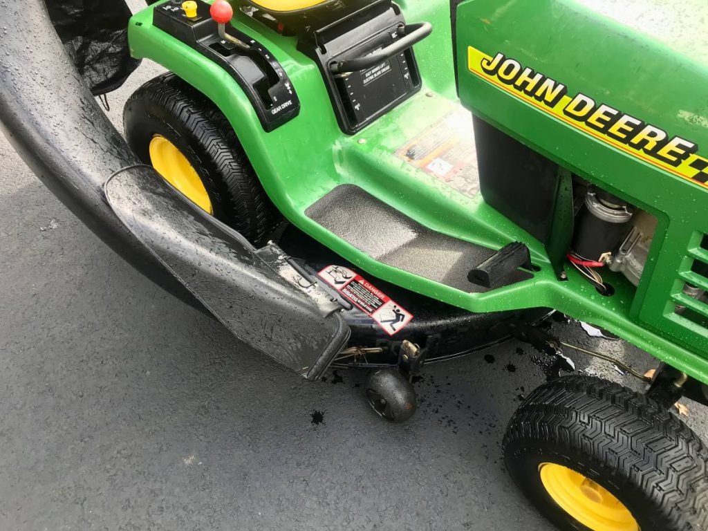 John Deere STX38 Riding Lawn Mower With Double Bagging System - RonMowers