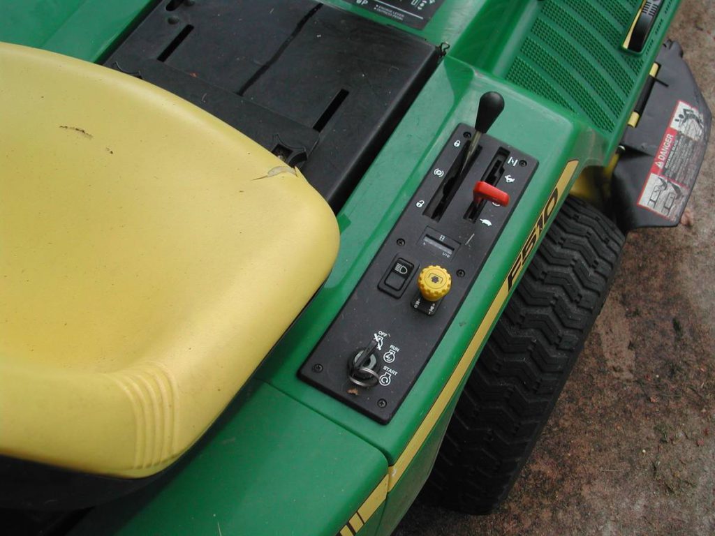 John Deere F510 38-inch riding mower - RonMowers