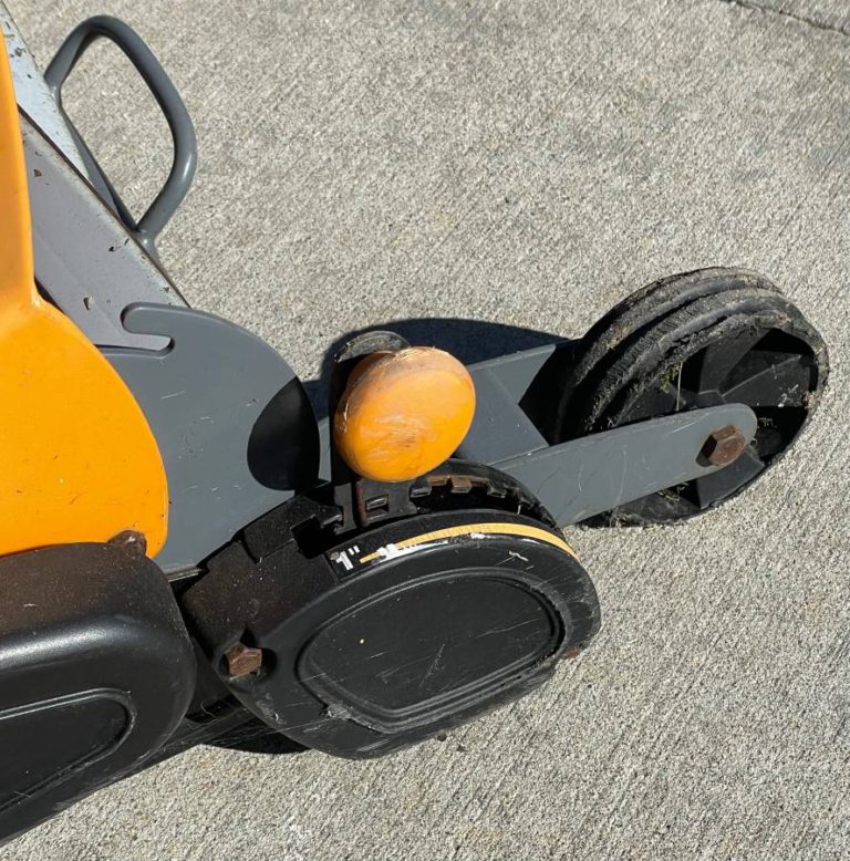 Used Fiskars StaySharp Max Reel Manual Push Lawn Mower for Sale - RonMowers