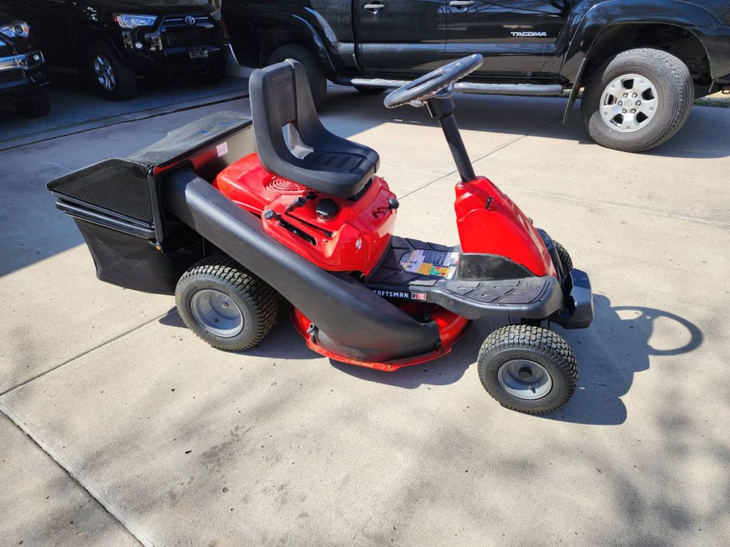 Nearly new Craftsman R110 riding mower with grass catcher - RonMowers