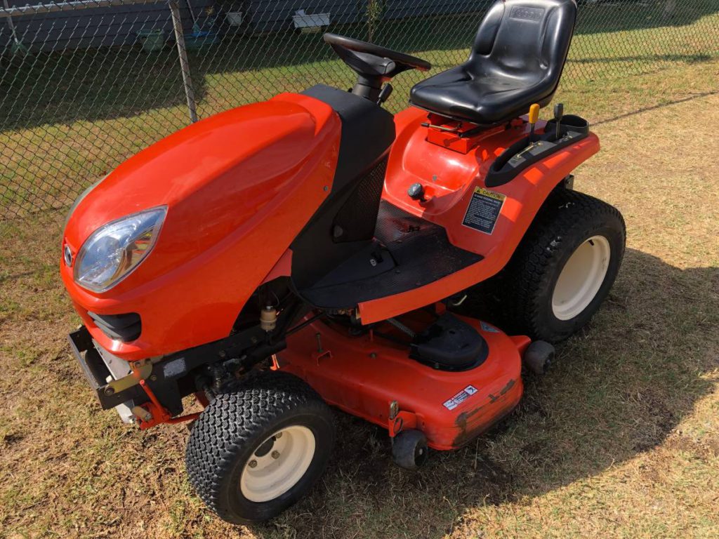 Kubota GR2000G Compact Riding Lawn Mower for Sale - RonMowers