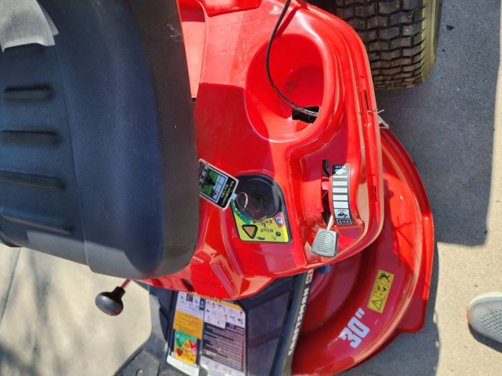 Nearly new Craftsman R110 riding mower with grass catcher - RonMowers