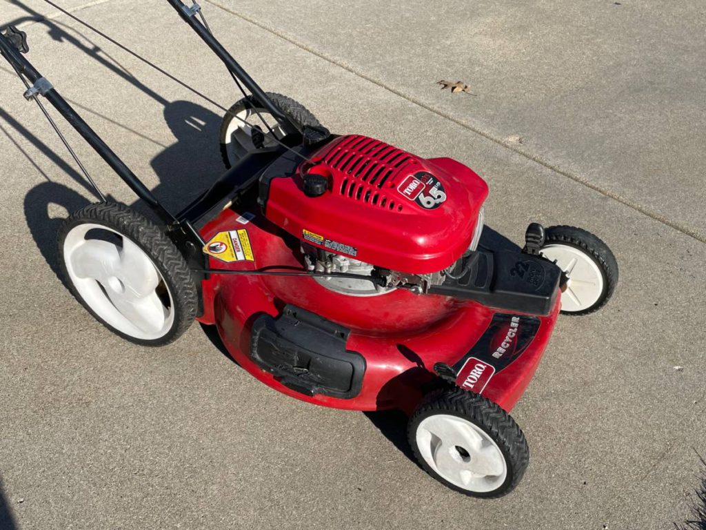 Toro Recycler 22 inch lawn mower in excellent mechanical condition ...