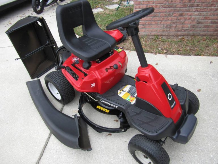 2017 Craftsman R110 30-in 10.5-HP Gas Riding Lawn Mower - RonMowers 2017 Craftsman R110 30-in 10.5-HP Gas Riding Lawn Mower - RonMowers