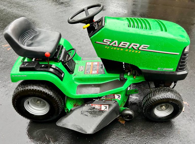 John Deere Sabre 1642 Hydro Riding Lawn Mower - RonMowers