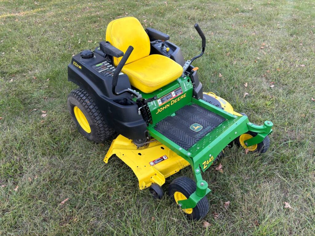Used John Deere Z445 Zero Turn Lawn Mower for Sale - Ronmowers