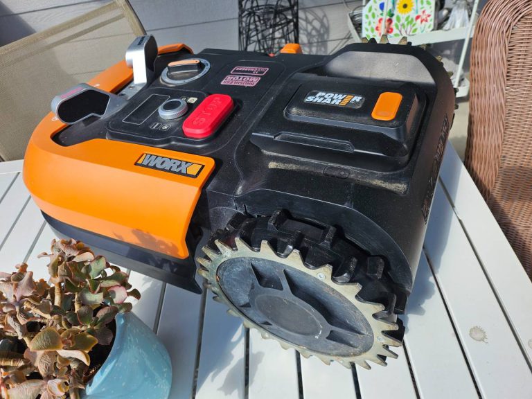 Used Worx Landroid WR147 M 1/4 Acre robotic lawn mower - RonMowers